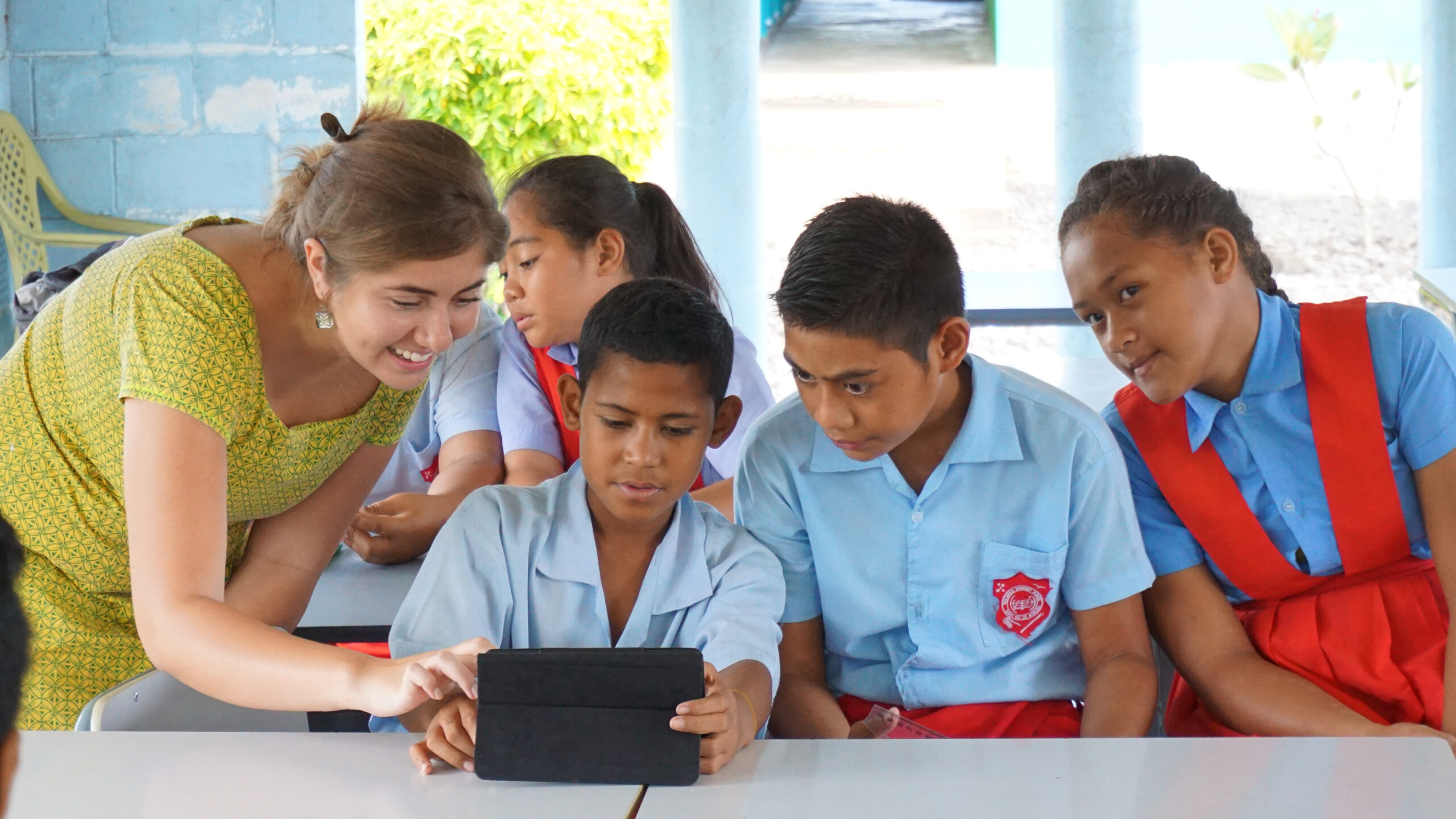 SolarSPELL – Solar Powered Educational Learning Library